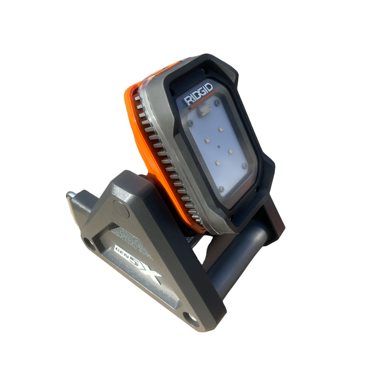 RIDGID 18V Cordless Flood Light Kit with Detachable Light with 2.0 Ah ...